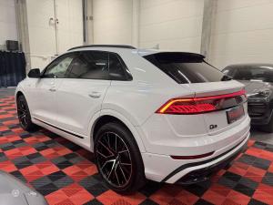 White Audi Q8 2019 in Vilnius, with an engine capacity of 3.00 L and mileage of 203 thousand km for 37999 €, photo 7 on AUTOMOTO.COM.LV
