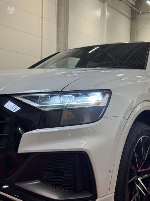 White Audi Q8 2019 in Vilnius, with an engine capacity of 3.00 L and mileage of 203 thousand km for 37999 €, photo 8 on AUTOMOTO.COM.LV
