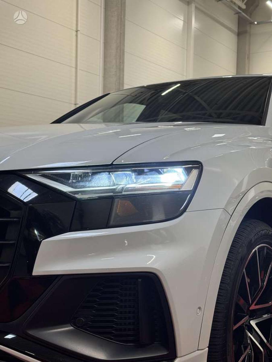 White Audi Q8 2019 in Vilnius, with an engine capacity of 3.00 L and mileage of 203 thousand km for 37999 €, photo 8 on AUTOMOTO.COM.LV