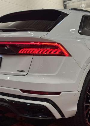 White Audi Q8 2019 in Vilnius, with an engine capacity of 3.00 L and mileage of 203 thousand km for 37999 €, photo 9 on AUTOMOTO.COM.LV