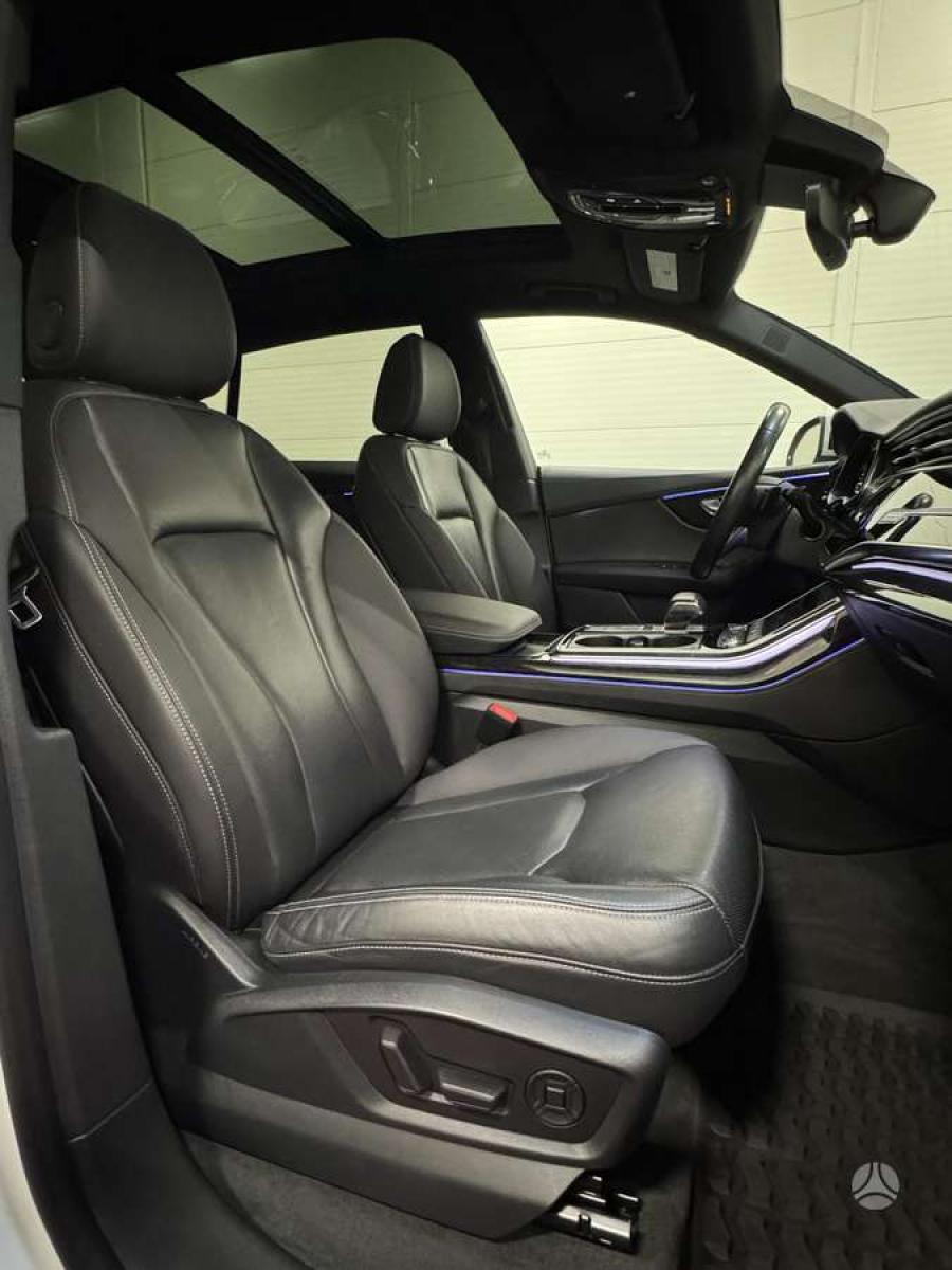 White Audi Q8 2019 in Vilnius, with an engine capacity of 3.00 L and mileage of 203 thousand km for 37999 €, photo 17 on AUTOMOTO.COM.LV