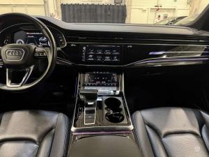 White Audi Q8 2019 in Vilnius, with an engine capacity of 3.00 L and mileage of 203 thousand km for 37999 €, photo 19 on AUTOMOTO.COM.LV