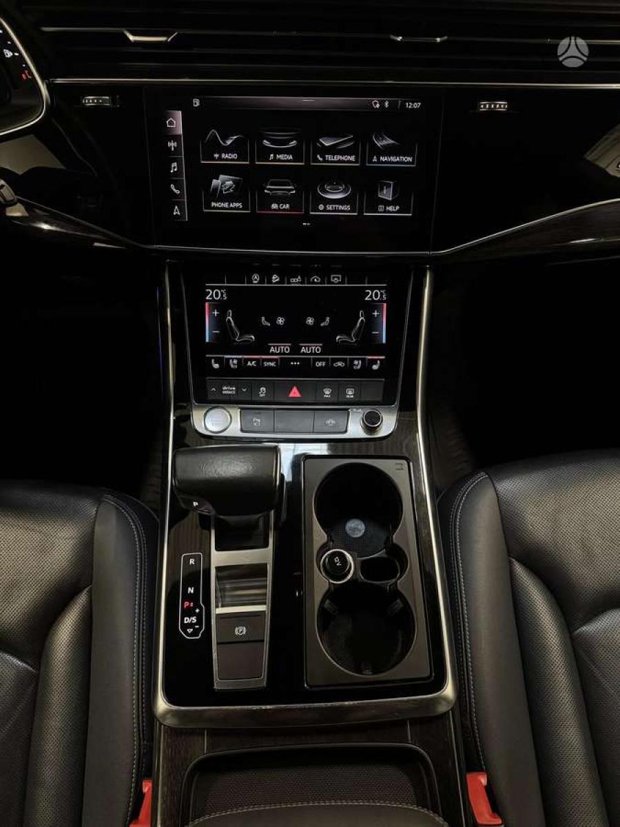White Audi Q8 2019 in Vilnius, with an engine capacity of 3.00 L and mileage of 203 thousand km for 37999 €, photo 20 on AUTOMOTO.COM.LV