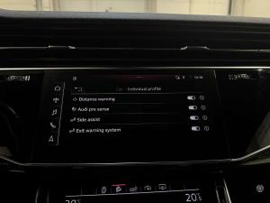 White Audi Q8 2019 in Vilnius, with an engine capacity of 3.00 L and mileage of 203 thousand km for 37999 €, photo 26 on AUTOMOTO.COM.LV