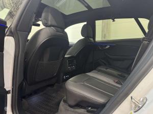 White Audi Q8 2019 in Vilnius, with an engine capacity of 3.00 L and mileage of 203 thousand km for 37999 €, photo 34 on AUTOMOTO.COM.LV