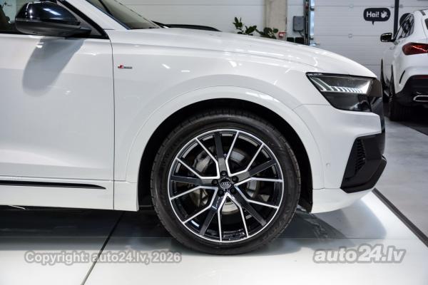 White Audi Q8 2019 in Tallinn, with an engine capacity of 3.00 L and mileage of 156 thousand km for 45000 €, photo 8 on AUTOMOTO.COM.LV