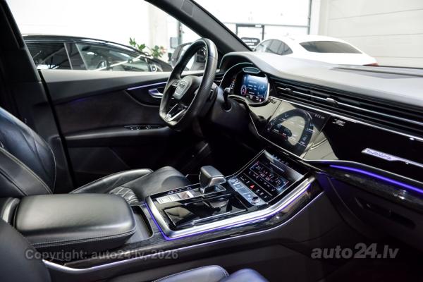 White Audi Q8 2019 in Tallinn, with an engine capacity of 3.00 L and mileage of 156 thousand km for 45000 €, photo 10 on AUTOMOTO.COM.LV