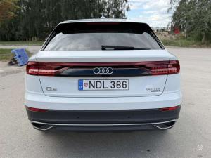Balts Audi Q8 2019 Šauļi, ar dzinēja tilpumu 3.00 L un nobraukumu 300 tūkst. km par 25900 €, foto 5 vietnē AUTOMOTO.COM.LV
