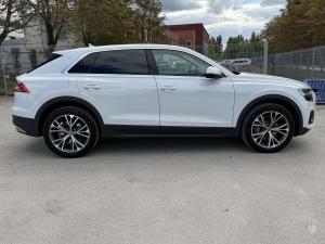 Balts Audi Q8 2019 Šauļi, ar dzinēja tilpumu 3.00 L un nobraukumu 300 tūkst. km par 25900 €, foto 7 vietnē AUTOMOTO.COM.LV