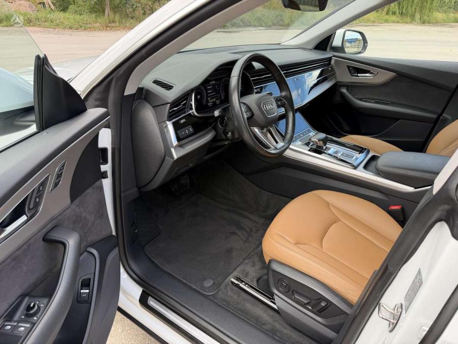 Balts Audi Q8 2019 Šauļi, ar dzinēja tilpumu 3.00 L un nobraukumu 300 tūkst. km par 25900 €, foto 9 vietnē AUTOMOTO.COM.LV