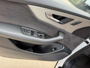 Balts Audi Q8 2019 Šauļi, ar dzinēja tilpumu 3.00 L un nobraukumu 300 tūkst. km par 25900 €, foto 10 vietnē AUTOMOTO.COM.LV