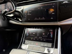 Balts Audi Q8 2019 Šauļi, ar dzinēja tilpumu 3.00 L un nobraukumu 300 tūkst. km par 25900 €, foto 17 vietnē AUTOMOTO.COM.LV