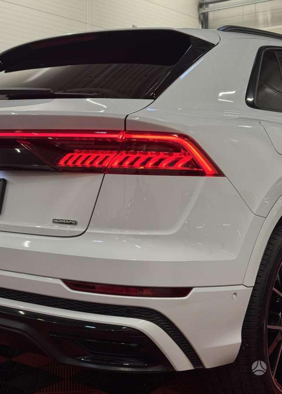 White Audi Q8 2019 in Vilnius, with an engine capacity of 3.00 L and mileage of 203 thousand km for 35999 €, photo 9 on AUTOMOTO.COM.LV