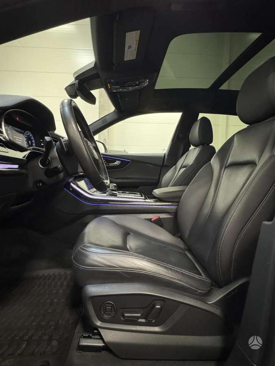 White Audi Q8 2019 in Vilnius, with an engine capacity of 3.00 L and mileage of 203 thousand km for 35999 €, photo 12 on AUTOMOTO.COM.LV