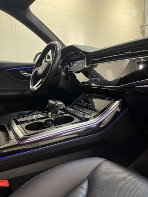 White Audi Q8 2019 in Vilnius, with an engine capacity of 3.00 L and mileage of 203 thousand km for 35999 €, photo 18 on AUTOMOTO.COM.LV