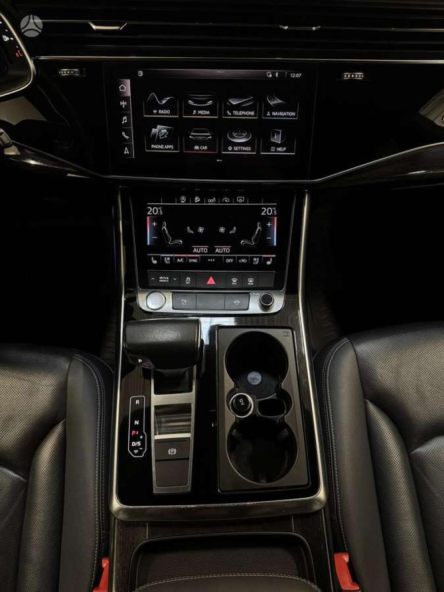 White Audi Q8 2019 in Vilnius, with an engine capacity of 3.00 L and mileage of 203 thousand km for 35999 €, photo 20 on AUTOMOTO.COM.LV