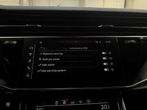White Audi Q8 2019 in Vilnius, with an engine capacity of 3.00 L and mileage of 203 thousand km for 35999 €, photo 26 on AUTOMOTO.COM.LV