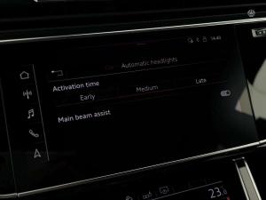Balts Audi Q8 2020 Viļņa, ar dzinēja tilpumu 3.00 L un nobraukumu 161 tūkst. km par 46000 €, foto 28 vietnē AUTOMOTO.COM.LV