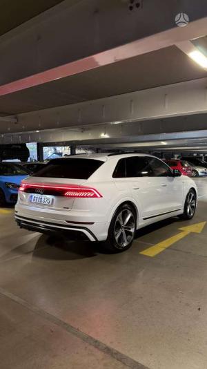 White Audi Q8 2020 in Kaunas, with an engine capacity of 2.97 L and mileage of 100 thousand km for 56000 €, photo 4 on AUTOMOTO.COM.LV