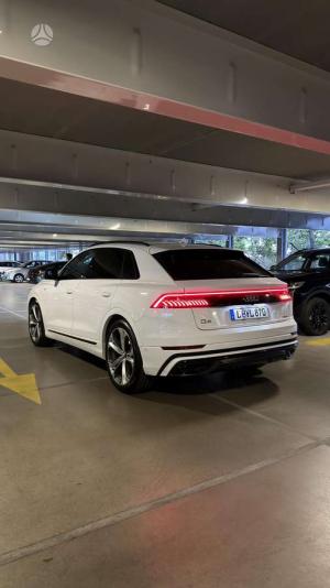 White Audi Q8 2020 in Kaunas, with an engine capacity of 2.97 L and mileage of 100 thousand km for 56000 €, photo 5 on AUTOMOTO.COM.LV