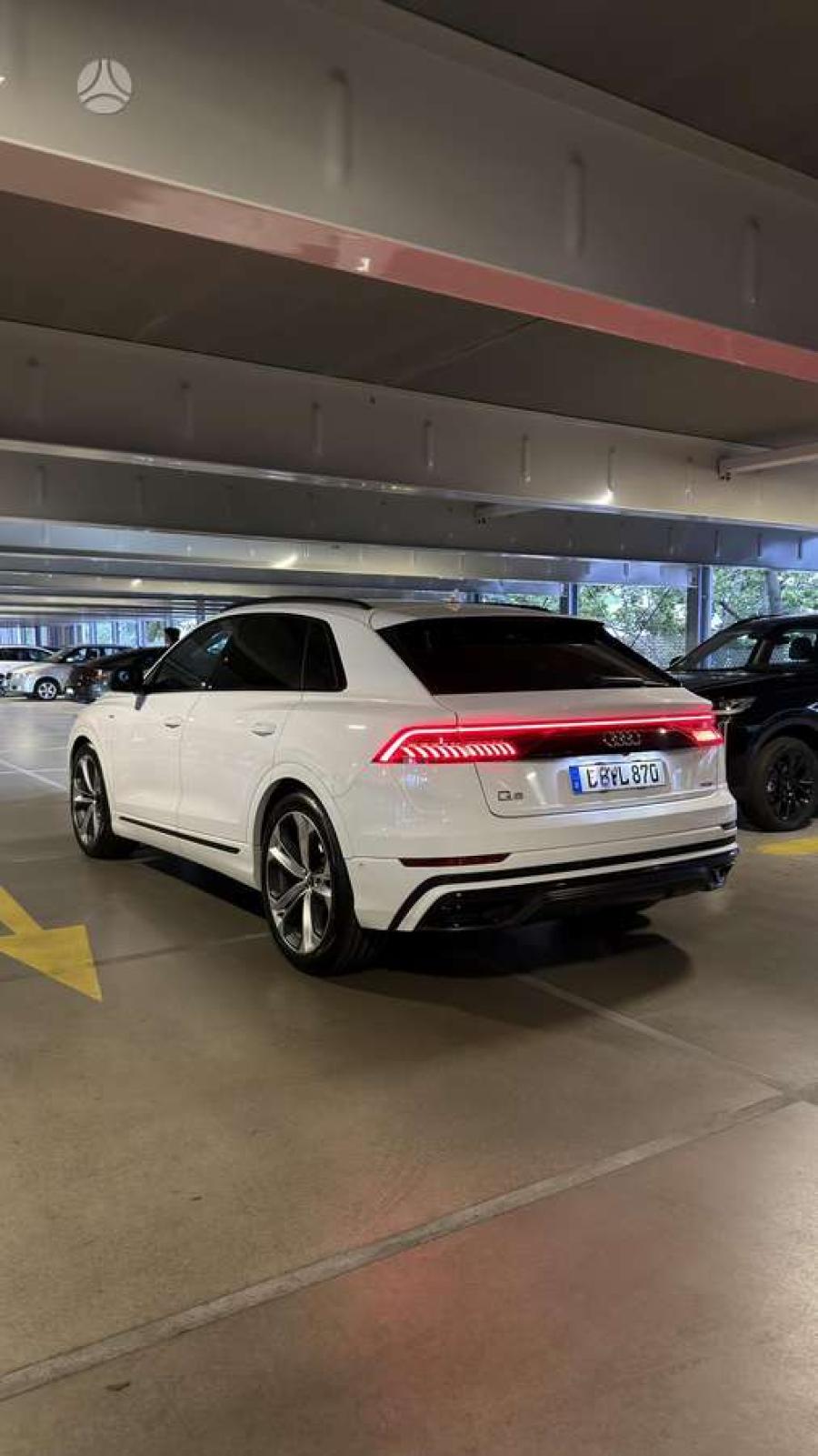 White Audi Q8 2020 in Kaunas, with an engine capacity of 2.97 L and mileage of 100 thousand km for 56000 €, photo 5 on AUTOMOTO.COM.LV