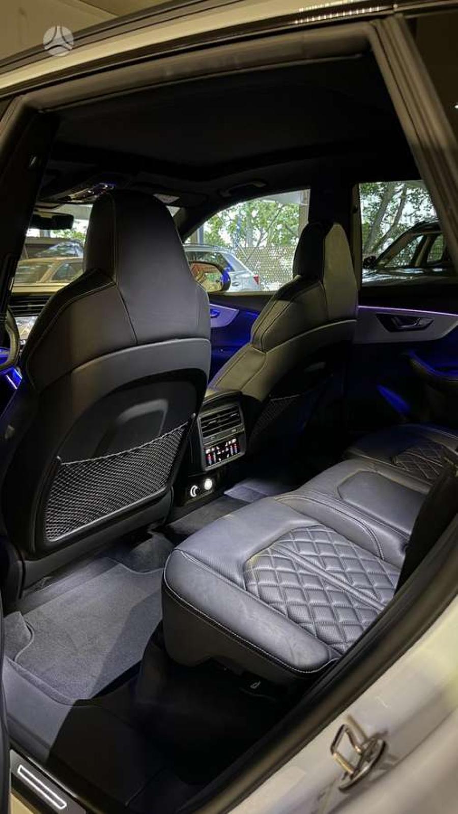 White Audi Q8 2020 in Kaunas, with an engine capacity of 2.97 L and mileage of 100 thousand km for 56000 €, photo 6 on AUTOMOTO.COM.LV