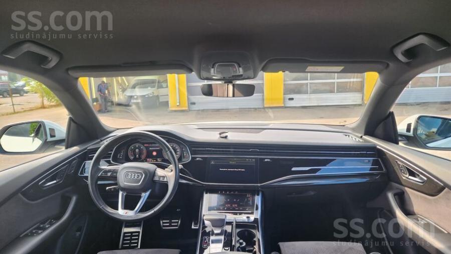 White Audi Q8 2020 in Riga, with an engine capacity of 3.00 L and mileage of 182 thousand km for 47500 €, photo 3 on AUTOMOTO.COM.LV