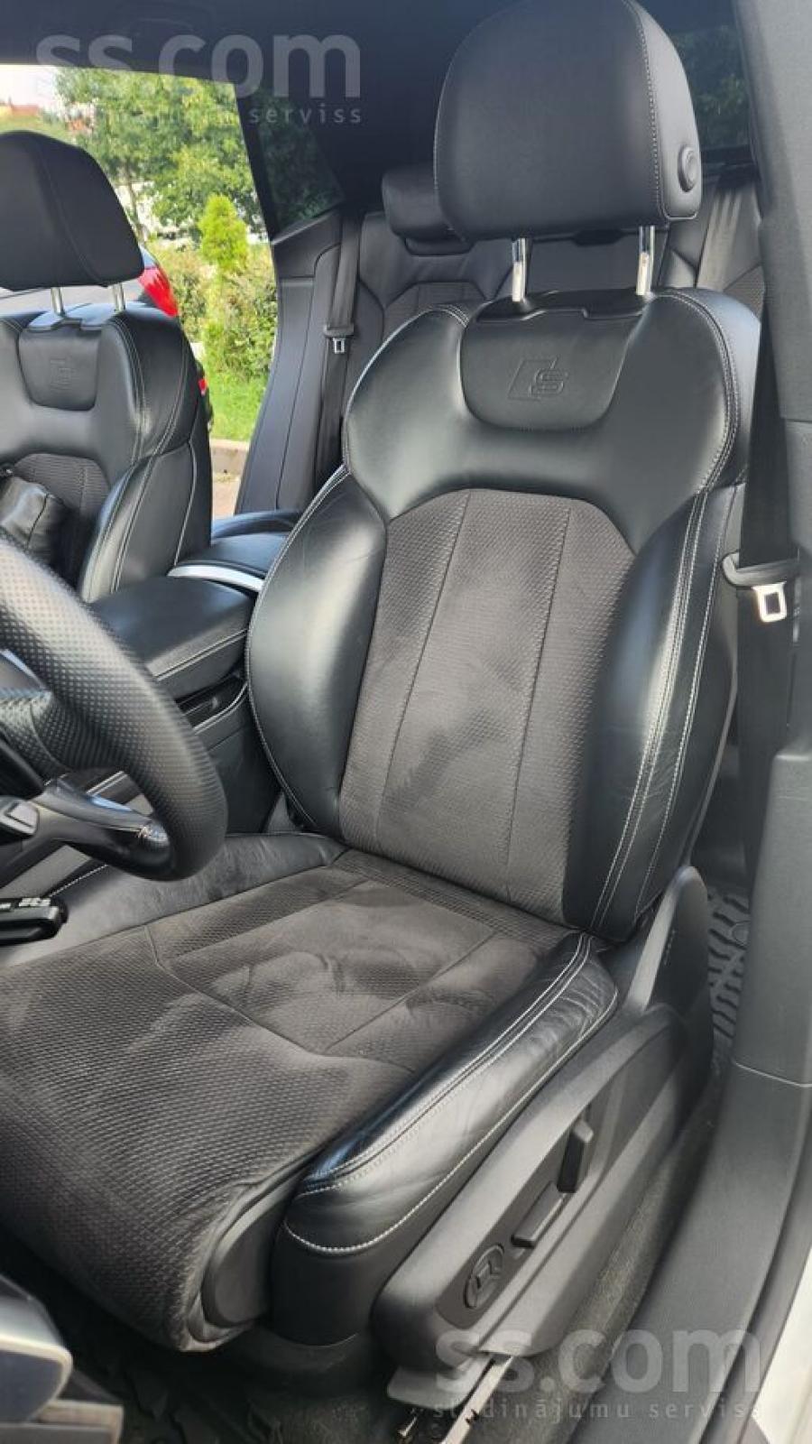 White Audi Q8 2020 in Riga, with an engine capacity of 3.00 L and mileage of 182 thousand km for 47500 €, photo 5 on AUTOMOTO.COM.LV