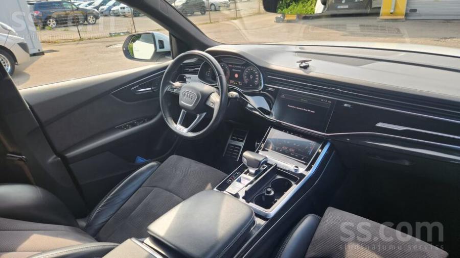 White Audi Q8 2020 in Riga, with an engine capacity of 3.00 L and mileage of 182 thousand km for 47500 €, photo 11 on AUTOMOTO.COM.LV