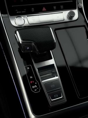 Balts Audi Q8 2020 Viļņa, ar dzinēja tilpumu 3.00 L un nobraukumu 161 tūkst. km par 43990 €, foto 25 vietnē AUTOMOTO.COM.LV