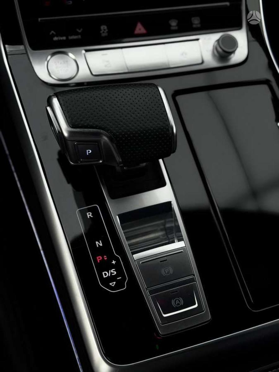 Balts Audi Q8 2020 Viļņa, ar dzinēja tilpumu 3.00 L un nobraukumu 161 tūkst. km par 43990 €, foto 25 vietnē AUTOMOTO.COM.LV