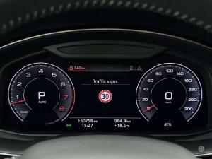 White Audi Q8 2020 in Vilnius, with an engine capacity of 3.00 L and mileage of 161 thousand km for 43990 €, photo 32 on AUTOMOTO.COM.LV