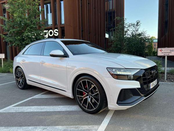 White Audi Q8 2021 in Kaunas, with an engine capacity of 3.00 L and mileage of 60 thousand km for 47999 €, photo 5 on AUTOMOTO.COM.LV