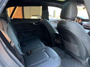 Balts Audi Q8 2021 Kauņa, ar dzinēja tilpumu 3.00 L un nobraukumu 60 tūkst. km par 47999 €, foto 24 vietnē AUTOMOTO.COM.LV