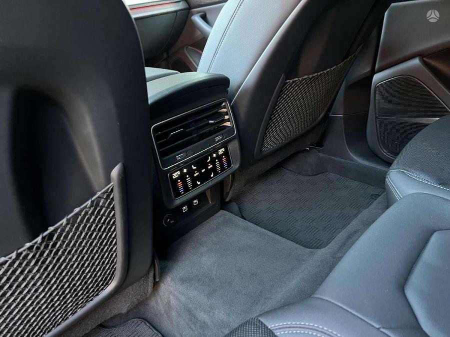 Balts Audi Q8 2021 Kauņa, ar dzinēja tilpumu 3.00 L un nobraukumu 60 tūkst. km par 47999 €, foto 25 vietnē AUTOMOTO.COM.LV