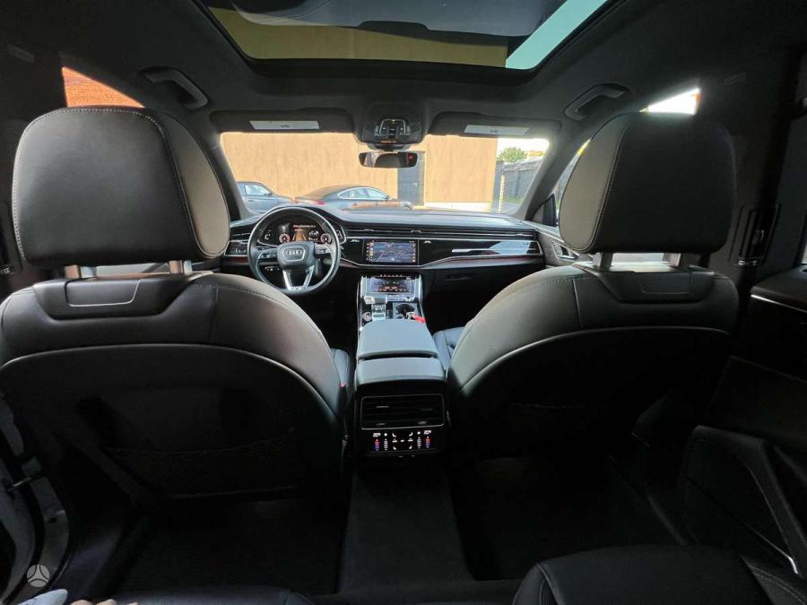 Balts Audi Q8 2021 Kauņa, ar dzinēja tilpumu 3.00 L un nobraukumu 60 tūkst. km par 47999 €, foto 26 vietnē AUTOMOTO.COM.LV