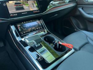 Balts Audi Q8 2021 Kauņa, ar dzinēja tilpumu 3.00 L un nobraukumu 60 tūkst. km par 47999 €, foto 32 vietnē AUTOMOTO.COM.LV