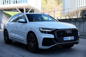 White Audi Q8 2021 in Vilnius, with an engine capacity of 2.97 L and mileage of 124 thousand km for 49999 €, photo 4 on AUTOMOTO.COM.LV