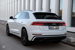 White Audi Q8 2021 in Vilnius, with an engine capacity of 2.97 L and mileage of 124 thousand km for 49999 €, photo 11 on AUTOMOTO.COM.LV