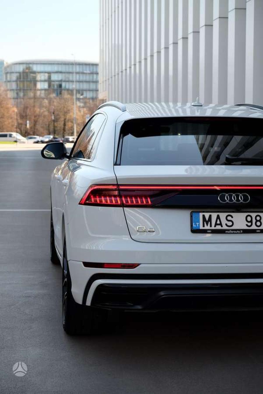 White Audi Q8 2021 in Vilnius, with an engine capacity of 2.97 L and mileage of 124 thousand km for 49999 €, photo 13 on AUTOMOTO.COM.LV