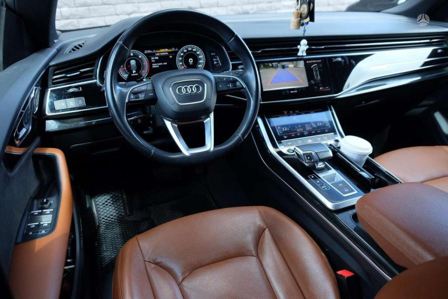 White Audi Q8 2021 in Vilnius, with an engine capacity of 2.97 L and mileage of 124 thousand km for 49999 €, photo 22 on AUTOMOTO.COM.LV