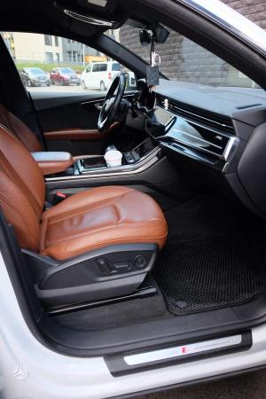 White Audi Q8 2021 in Vilnius, with an engine capacity of 2.97 L and mileage of 124 thousand km for 49999 €, photo 24 on AUTOMOTO.COM.LV
