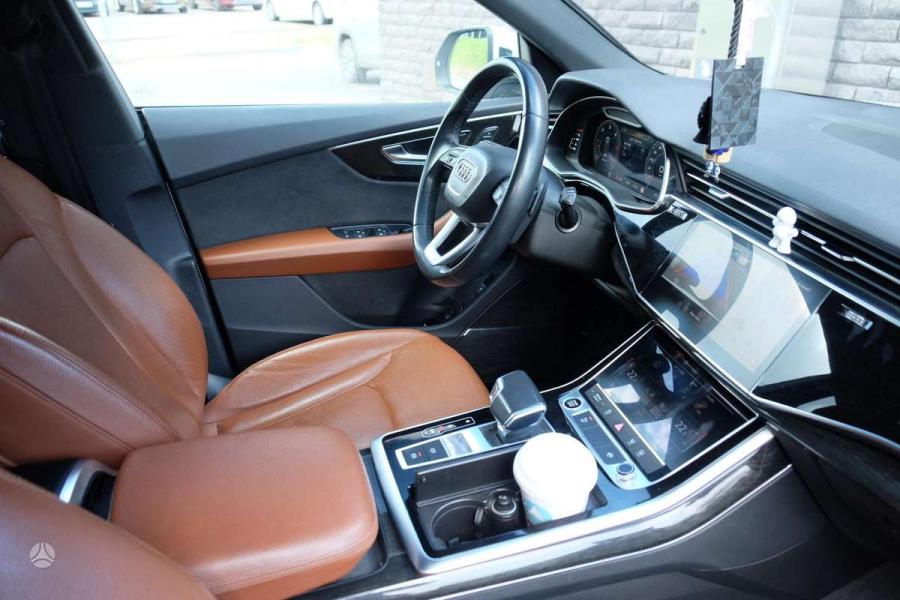 White Audi Q8 2021 in Vilnius, with an engine capacity of 2.97 L and mileage of 124 thousand km for 49999 €, photo 27 on AUTOMOTO.COM.LV