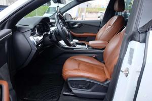 White Audi Q8 2021 in Vilnius, with an engine capacity of 2.97 L and mileage of 124 thousand km for 49999 €, photo 41 on AUTOMOTO.COM.LV