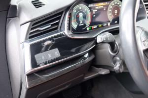 White Audi Q8 2021 in Vilnius, with an engine capacity of 2.97 L and mileage of 124 thousand km for 49999 €, photo 42 on AUTOMOTO.COM.LV