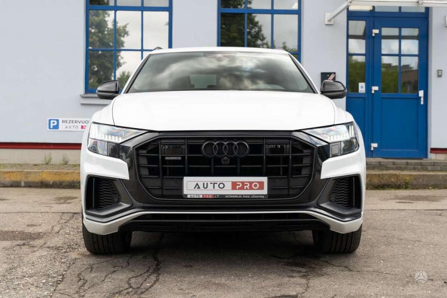 White Audi Q8 2021 in Vilnius, with an engine capacity of 3.00 L and mileage of 144 thousand km for 53900 €, photo 3 on AUTOMOTO.COM.LV