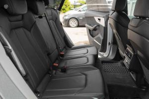 White Audi Q8 2021 in Vilnius, with an engine capacity of 3.00 L and mileage of 144 thousand km for 53900 €, photo 9 on AUTOMOTO.COM.LV