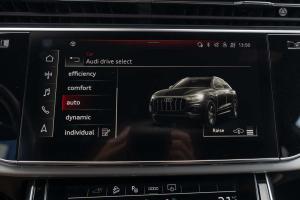 White Audi Q8 2021 in Vilnius, with an engine capacity of 3.00 L and mileage of 144 thousand km for 53900 €, photo 11 on AUTOMOTO.COM.LV