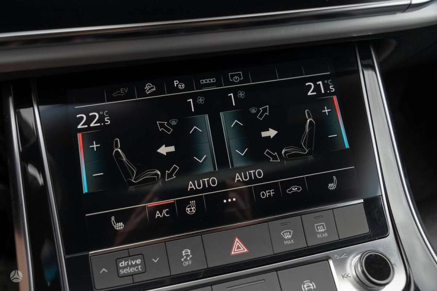 White Audi Q8 2021 in Vilnius, with an engine capacity of 3.00 L and mileage of 144 thousand km for 53900 €, photo 15 on AUTOMOTO.COM.LV