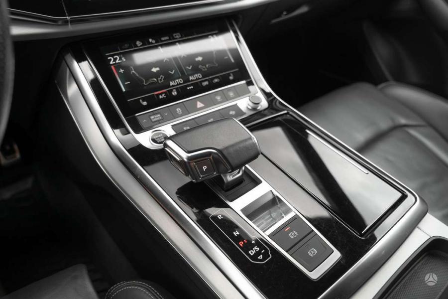 White Audi Q8 2021 in Vilnius, with an engine capacity of 3.00 L and mileage of 144 thousand km for 53900 €, photo 27 on AUTOMOTO.COM.LV